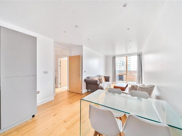 Barry Blandford Way, London, E3 2 bed apartment to rent £2,250 pcm £519 pw