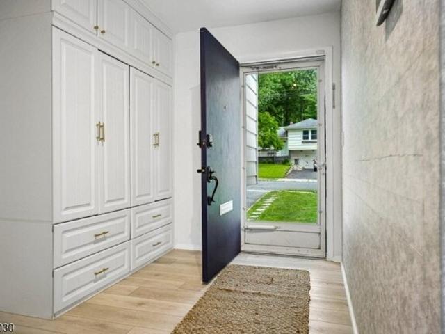 Barry Dr, West Orange, Home For Sale