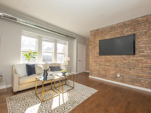 Barry Quad 1 Bedroom Apartment for Rent at 835 W Barry Ave, Chicago, IL 60657 Lakeview