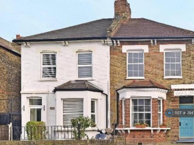 Barry Road, London, SE22 2 bed flat to rent £3,000 pcm £692 pw