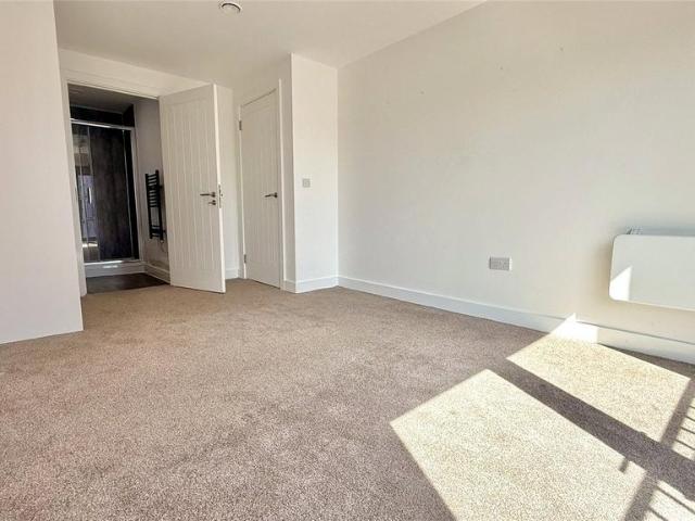 Bastion Point, 12 Oriel Street L3 2 bed apartment to rent £1,295 pcm £299 pw
