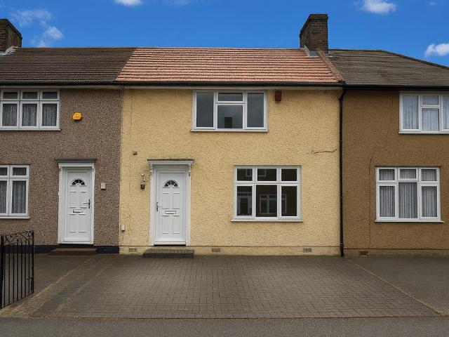 Basedale Road, Dagenham, RM9 3 bed house to rent £2,100 pcm £485 pw