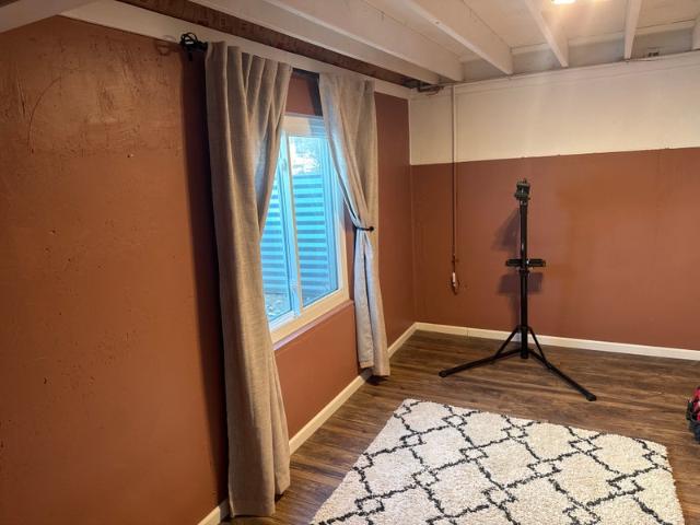 Basement with egress w/large closet