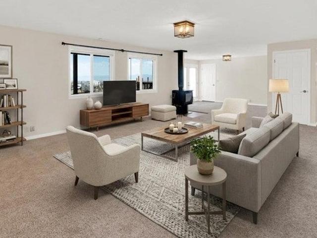 Basement Apartment with Horse Property