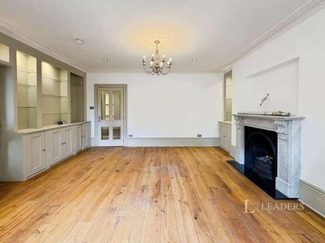 Basement Flat, Buckingham Road, Brighton, East Sussex, BN1