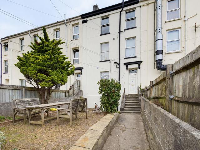 Basement Flat, Hyde Park Road, Plymouth PL3, 1 bed flat to rent, £800 pcm | PrimeLocation