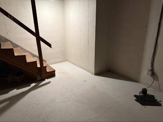 Basement room in nice townhouse