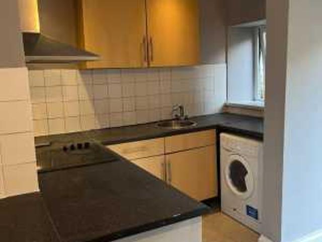 Basement studio flat Pontypridd NO DSS ACCEPTED