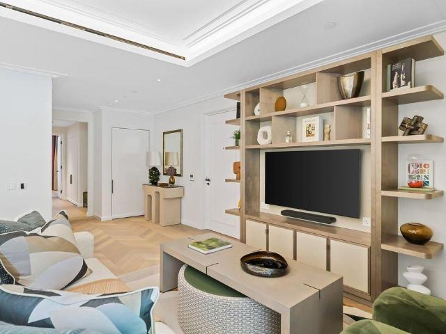 Basil Street, Knightsbridge, London 1 bed flat to rent £10,400 pcm £2,400 pw