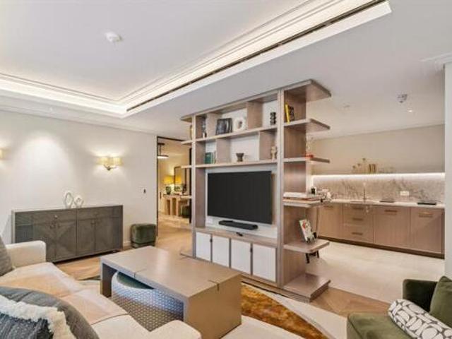 Basil Street, London, 2 Bedroom Flat