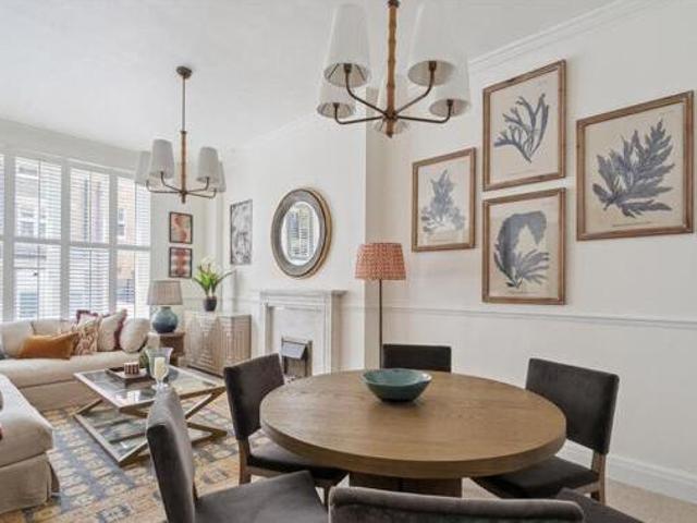 Basil Street, London, 3 Bedroom Flat