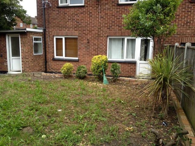 BASILDON, ESSEX, SS16 4 bed end of terrace house to rent £1,850 pcm £427 pw