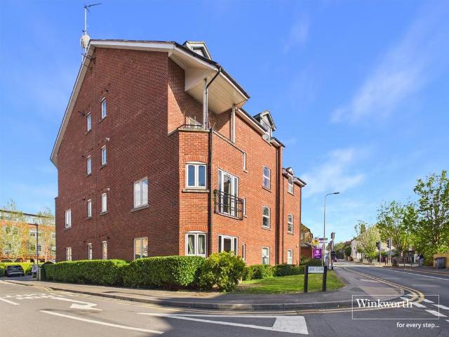 Basildon House, Iliffe Close. 2 bed apartment to rent £1,550 pcm £358 pw