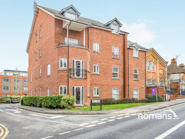 Basildon House, Iliffe Close, Reading RG1, 1 bed flat to rent, £1,200 pcm | PrimeLocation