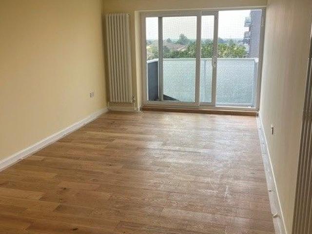 Basinghall Gardens, Sutton SM2, 2 bed flat to rent, £1,850 pcm | PrimeLocation