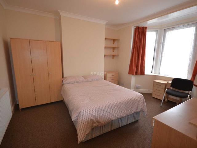 Basingstoke Road, Reading, Berkshire RG2, Room to rent, £575 pcm | PrimeLocation