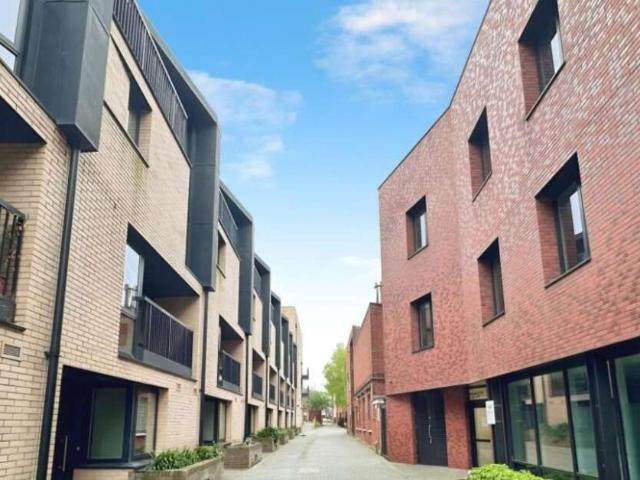 Baskett Court, Chelmsford CM1, 1 bed flat to rent, £1,400 pcm | PrimeLocation