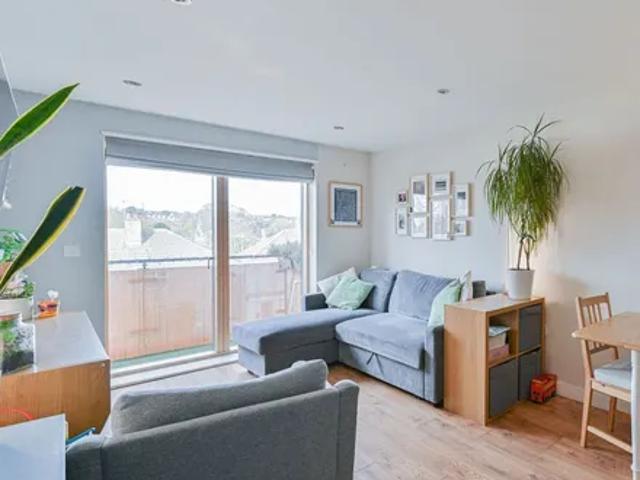 Bassett House, 1 Durnsford Road, London, SW19 8EA, United Kingdom | 1 bed house for rent #166499972 | Rentberry