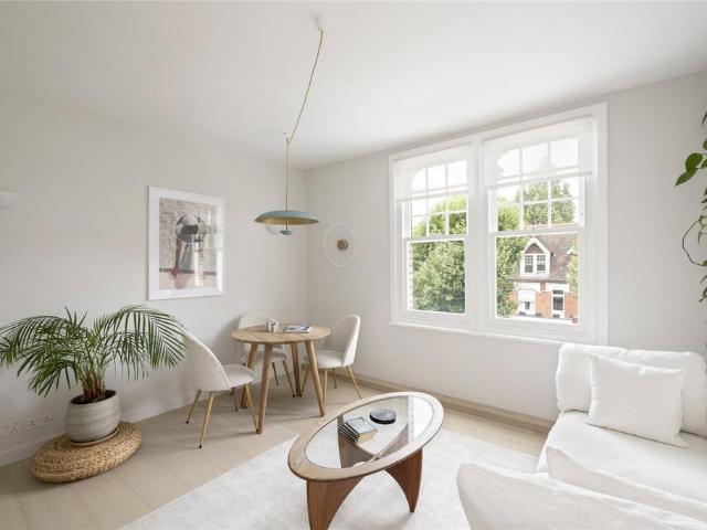 Bassett Road, London, W10 1 bed apartment to rent £5,417 pcm £1,250 pw