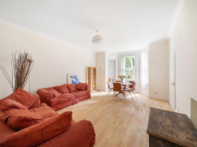 Bassett Road, London, W10 1 bed flat to rent £2,500 pcm £577 pw