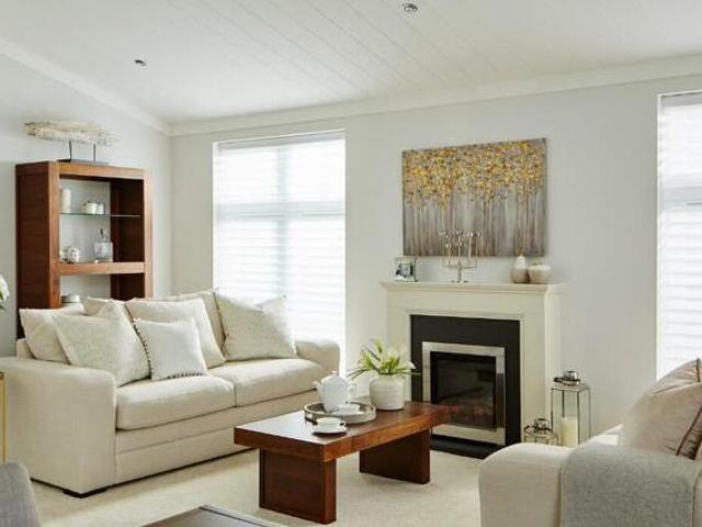 Bassetsbury Lane, St Regis Park, High Wycombe, 2 Bedroom Park