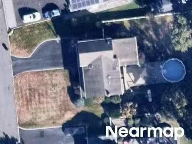 Basswood Ln