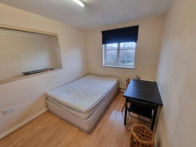 Battery Road, Thamesmead SE28, Room to rent, £780 pcm | PrimeLocation