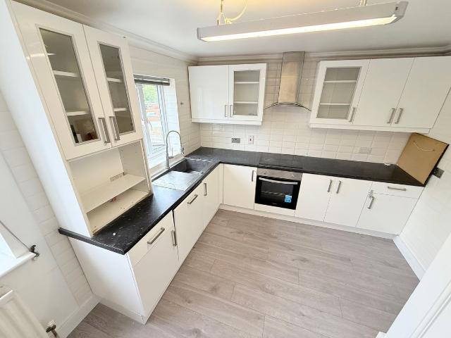 Battery Road, Thamesmead SE28, Room to rent, £900 pcm | PrimeLocation