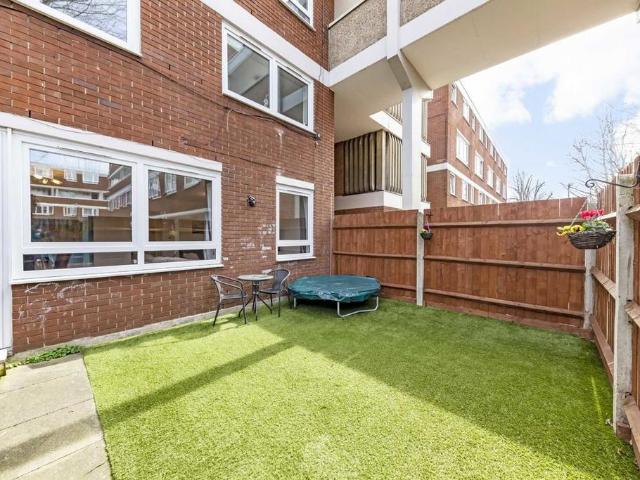 Battersea Bridge Road, London SW11 4 bed flat to rent £3,750 pcm £865 pw