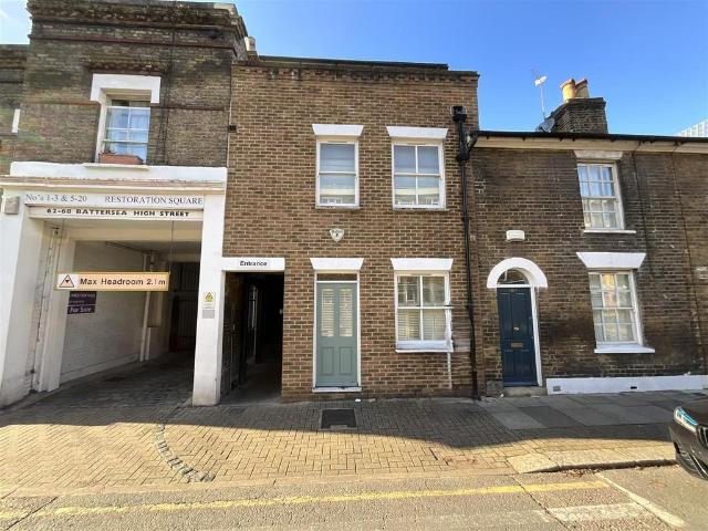 Battersea High Street 4 bed terraced house to rent £4,500 pcm £1,038 pw