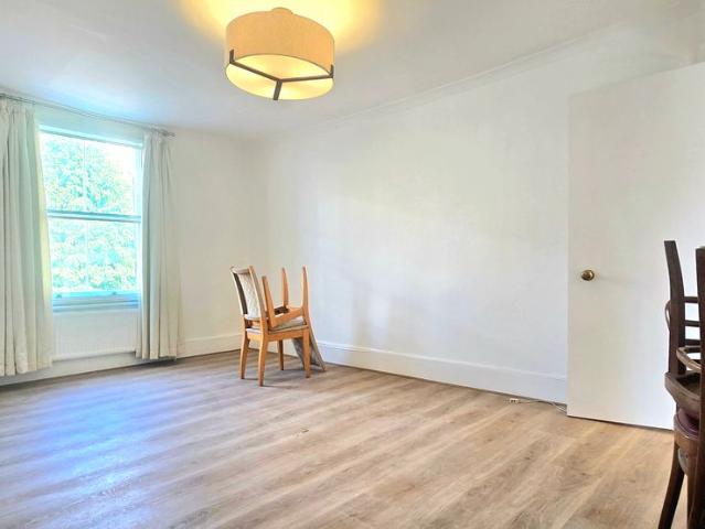 Battersea High Street, London SW11, 3 bed flat to rent, £2,995 pcm | PrimeLocation