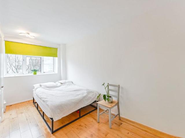 Battersea Square, SW11, Battersea. 1 bed flat to rent £2,000 pcm £462 pw