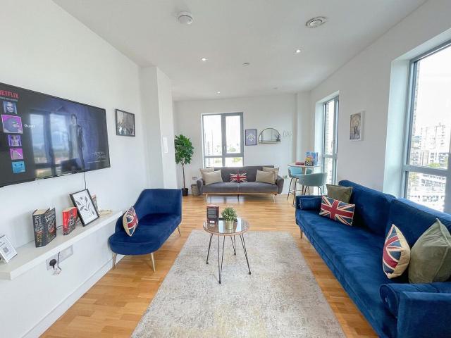 Battersea SW11, 3 bed flat to rent, £7,196 pcm | PrimeLocation