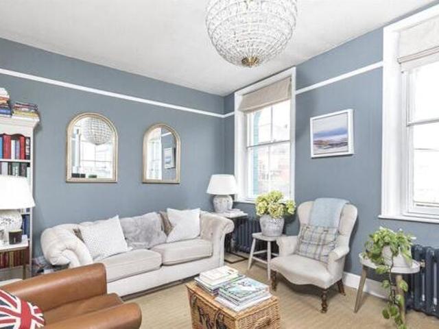 Battersea Park Road, Nine Elms, 2 Bedroom Duplex