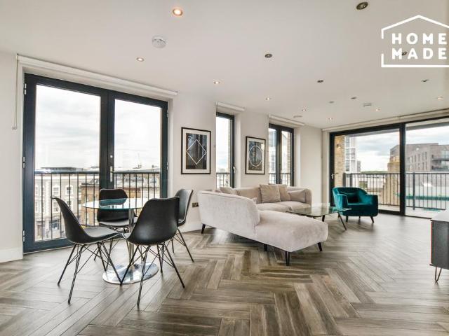 Battersea Park Road, Battersea, SW8 2 bed flat to rent £3,250 pcm £750 pw