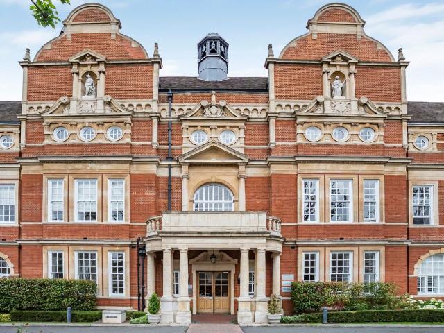 Battersea Park Road, London SW11, Studio to rent, £1,795 pcm | PrimeLocation