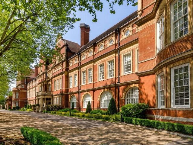 Battersea Park Road, London SW11, Studio to rent, £1,795 pcm | PrimeLocation