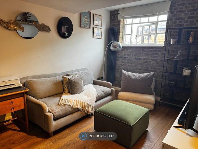 Battersea Park Road, London SW11, 1 bed flat to rent, £2,480 pcm | PrimeLocation