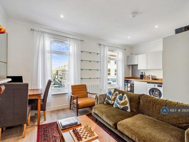 Battersea Park Road, London, SW11 2 bed flat to rent £2,600 pcm £600 pw