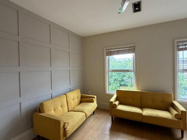 Battersea Park Road, London SW11 3 bed flat to rent £3,000 pcm £692 pw