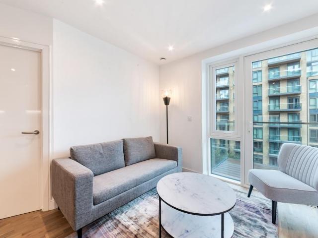 Battersea Reach, Juniper Drive. 1 bed flat to rent £2,300 pcm £531 pw