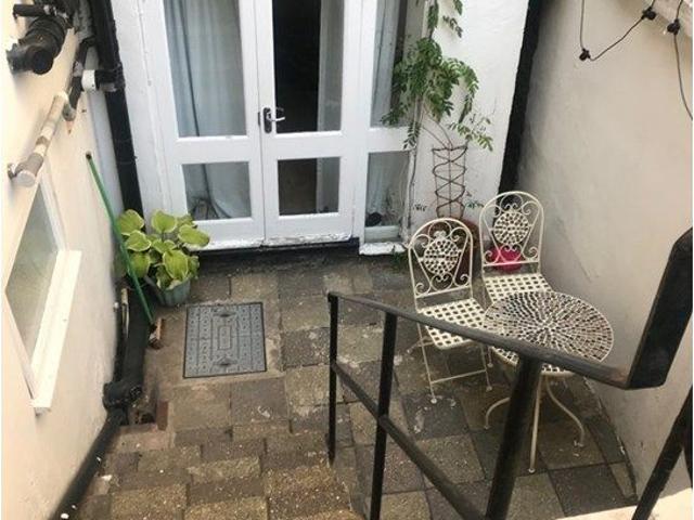 Battersea Rise, London SW11, Studio to rent, £1,900 pcm | PrimeLocation
