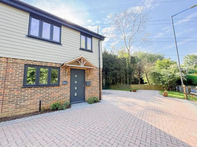 Battle Road, St Leonards TN37, 4 bed semi detached house to rent, £2,000 pcm | PrimeLocation