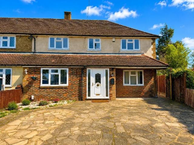 Batchwood Green, St Mary Cray, Orpington BR5, 5 bed semi detached house to rent, £3,500 pcm | PrimeLocation