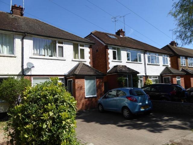 Batchwood Drive, St Albans 3 bed semi detached house to rent £2,400 pcm £554 pw