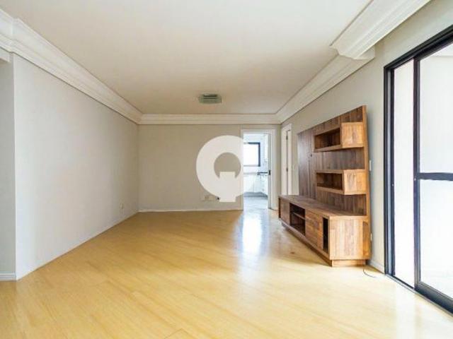 BATEL, ANDAR ALTO, PLANTA EXCELENTE E LOCALIZAÇÃO DAQUELAS QUE FACILITAM A ROTINA