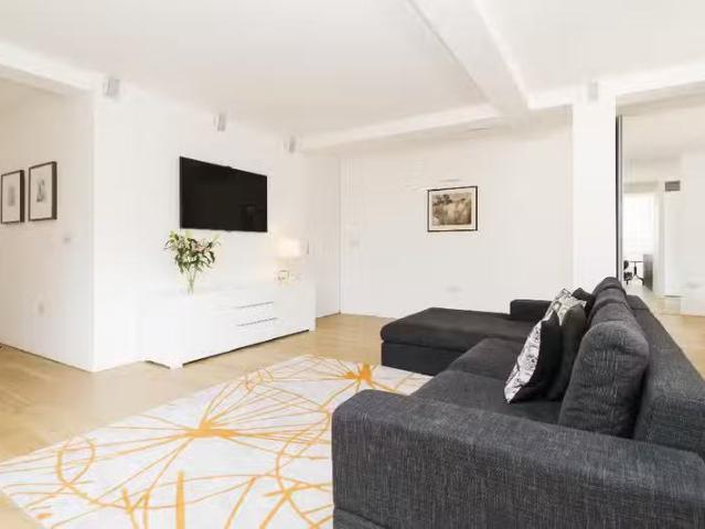 Batemans Row, Shoreditch, London, EC2A 3HH