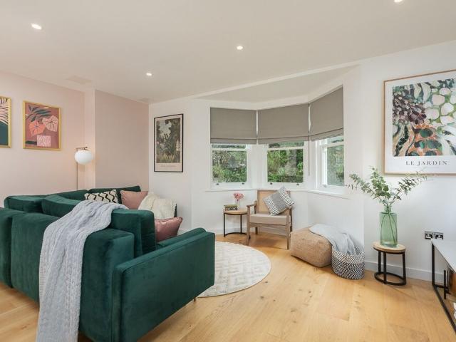Bath BA2, 1 bed flat to rent, £2,813 pcm | PrimeLocation