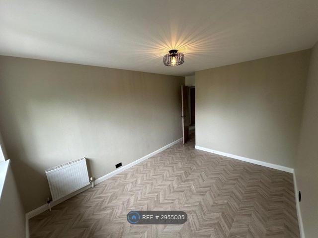 Bath Close, London SE15, 2 bed flat to rent, £2,300 pcm | PrimeLocation