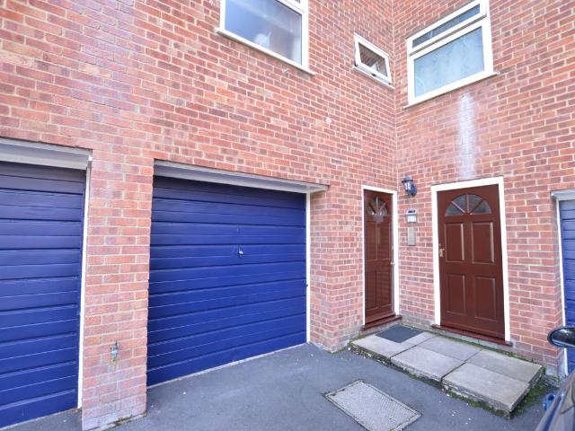 Bath Court, Powney Road SL6, 1 bed flat to rent, £1,200 pcm | PrimeLocation